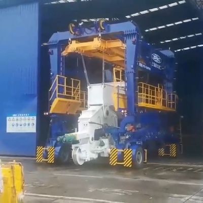 Highly Customized Straddle Container Lifter Machine With Cummins Engine