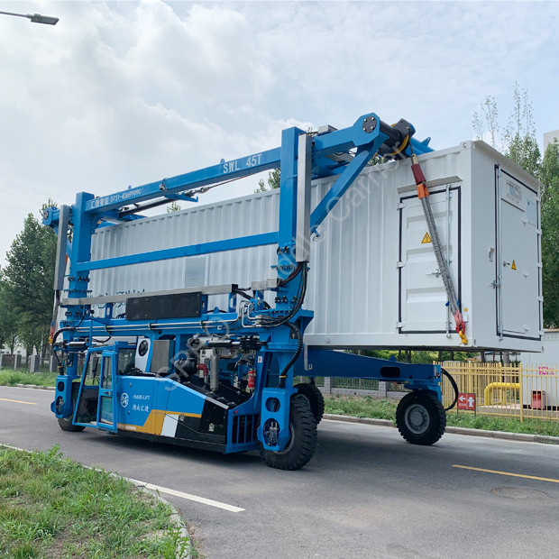 Straddle Carrier 45t