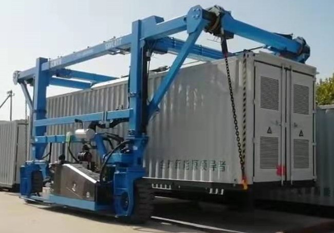 Straddle Carrier 45t