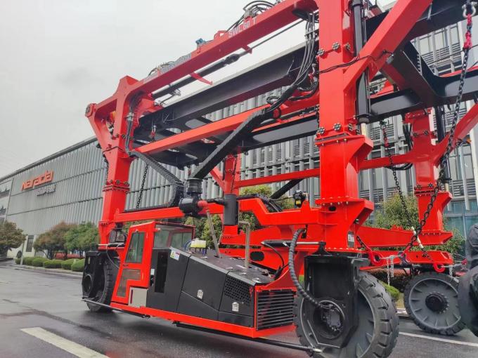 Hydraulic Straddle Carrier Truck Gantry Crane With Battery Power